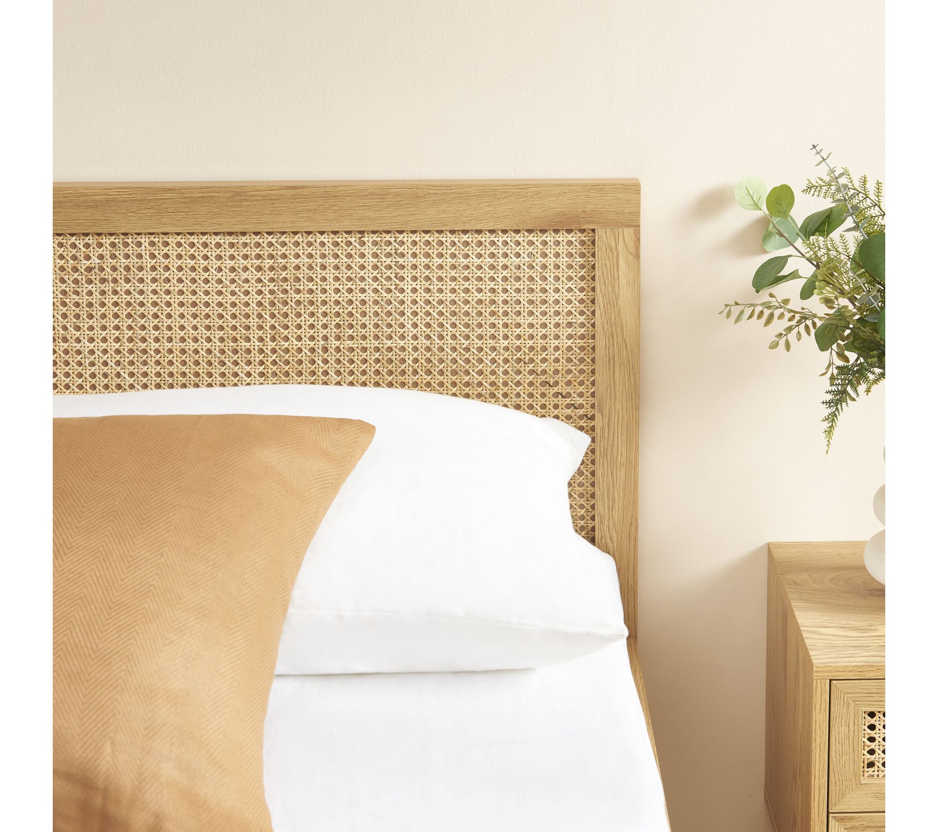 Lit Double Ines Cannage Rotin 160x200 Sommier Inclus - Lit BUT