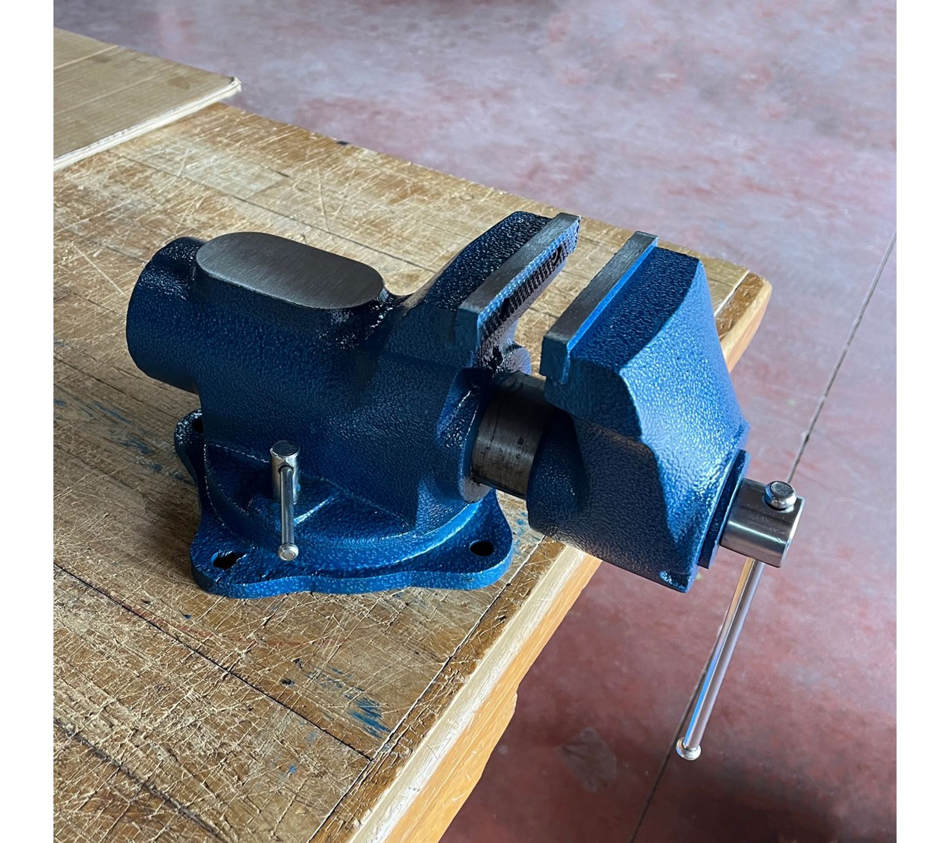 Étau D'établi Professionnel Cylindrique En Fonte Avec Base Pivotante Et ...