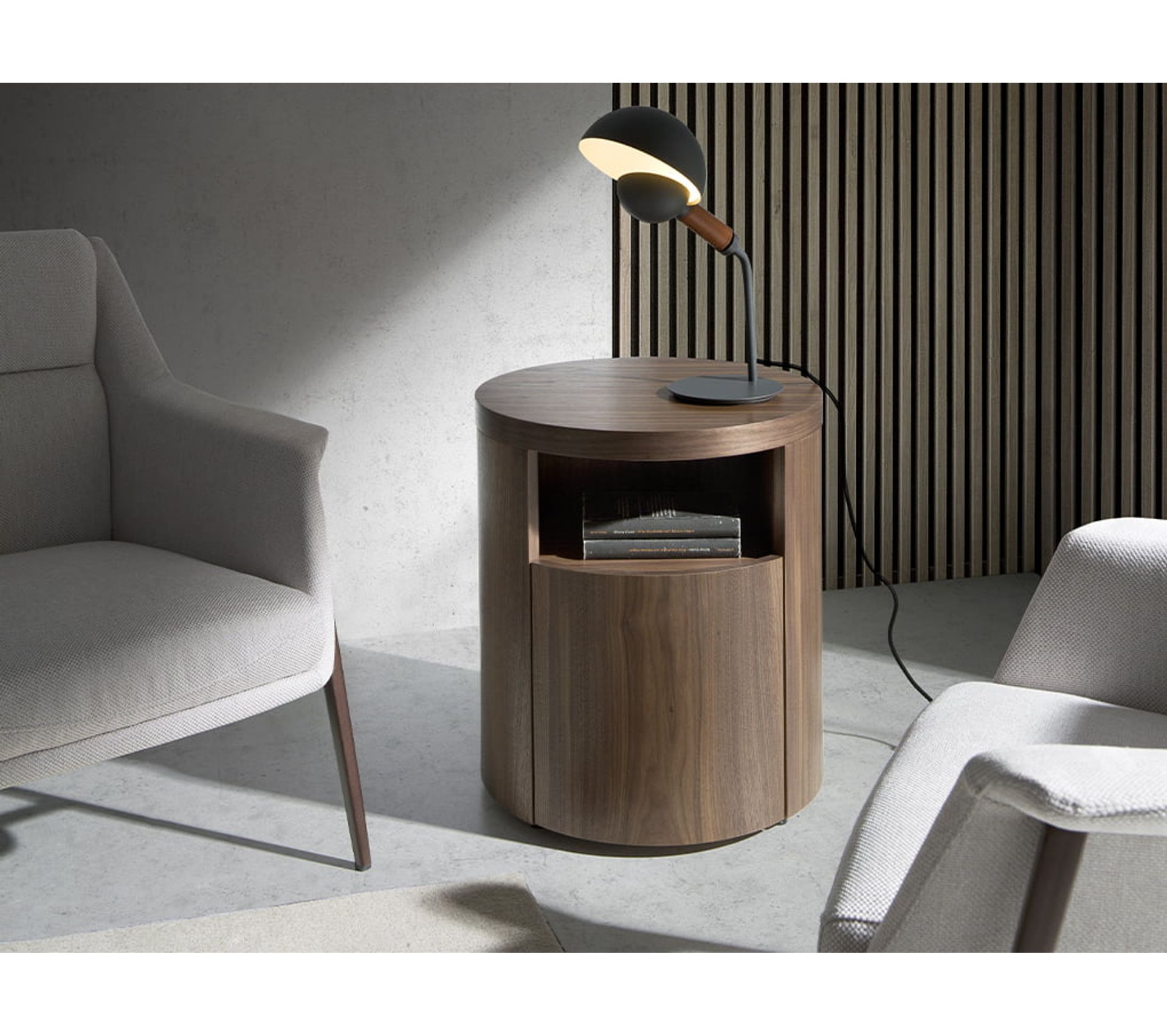 Table De Chevet Ronde En Bois De Noyer Contemporain - Table de chevet BUT